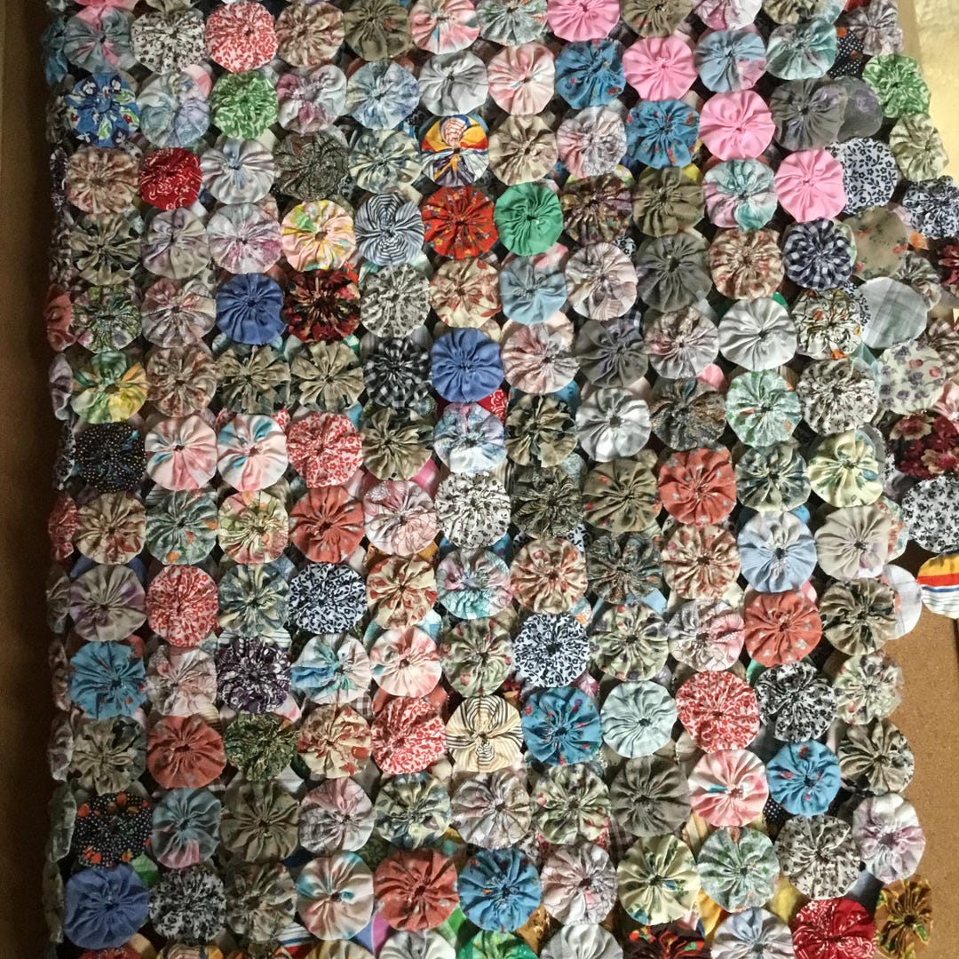 Vintage Yo Yo Quilt Hand Made Colourful Bright About 140 X 104 Inches ...