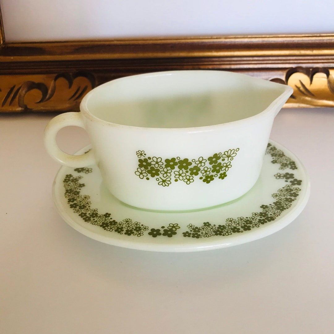 Vintage Pyrex Crazy Daisy Complete Gravy Boat and Saucer - Etsy