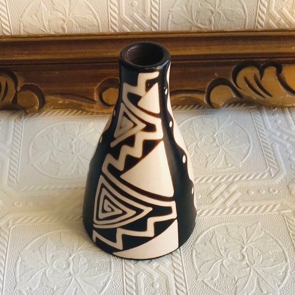 Chulucanas Peru Art Pottery Vase - Etsy