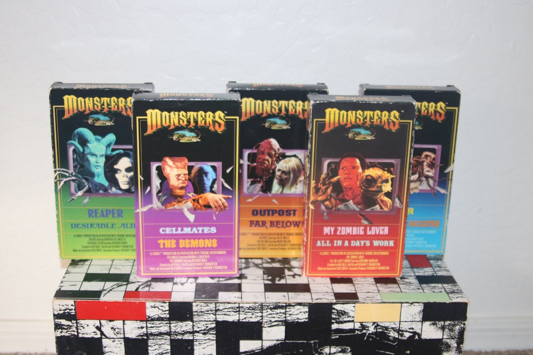 MONSTERS Tv Show Set VHS 1988 Tape Dark Humor Horror Cult Outpost , Jar ...