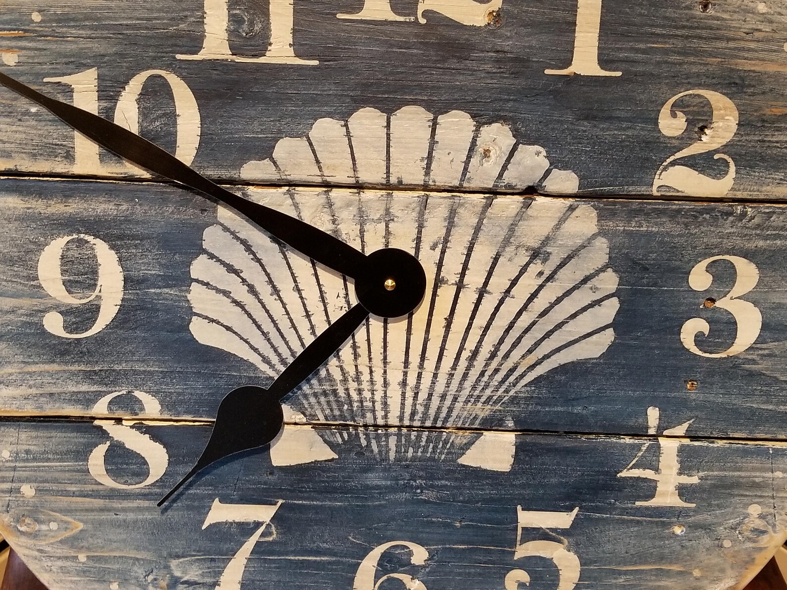 Seashell Wooden Pallet Wall Clock - Available in 4 Sizes - Etsy