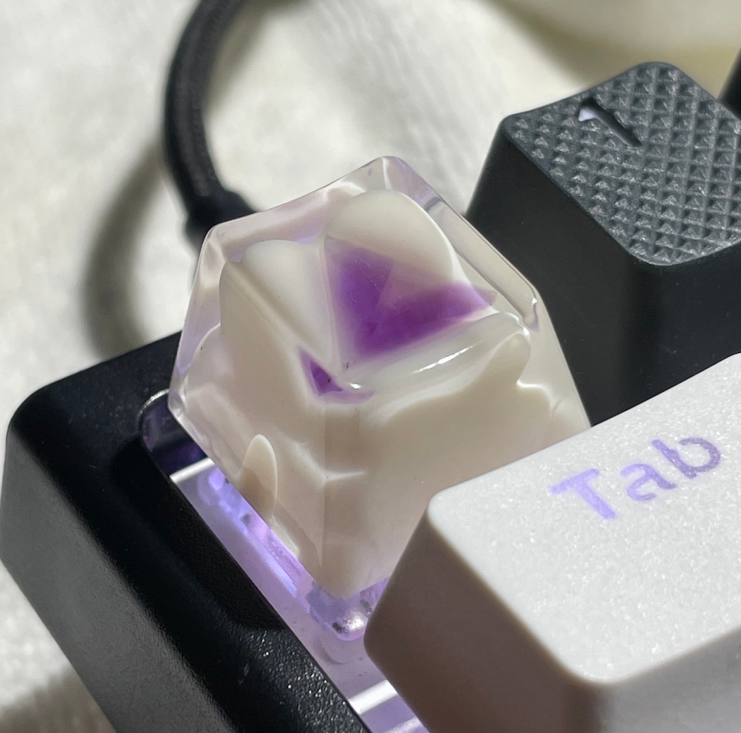 Artisan Keycap White 1u R4 ESC Keycap With Brazilian Amethyst 9mm ...