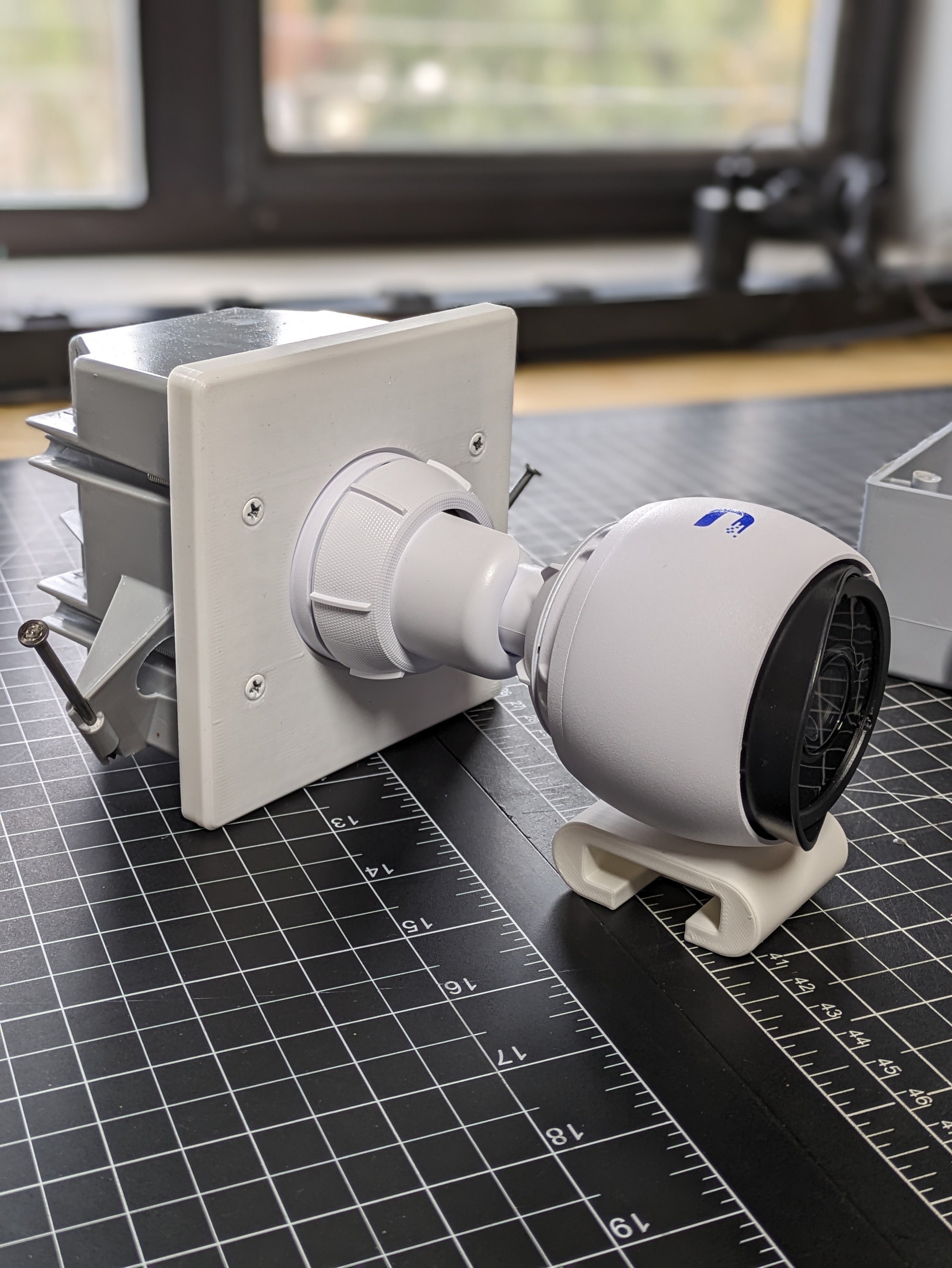 Ubiquiti Camera Junction Box Adapter - Double Gang Mount for Ubiquiti ...