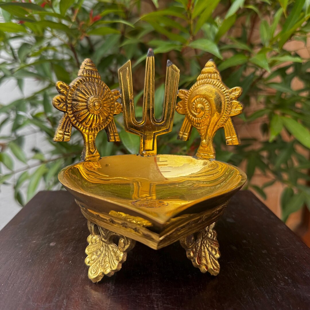 Shanku Chakra Nama Brass Oil Lamp - Etsy
