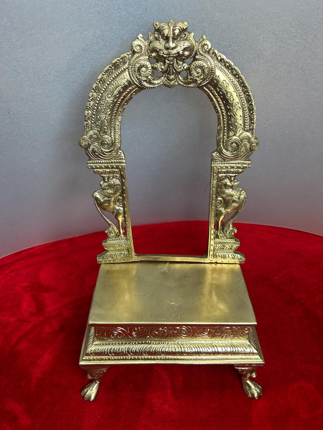 Prasiddh Copper Idols Presents Panchaloha Idol of Pooja Stand for ...