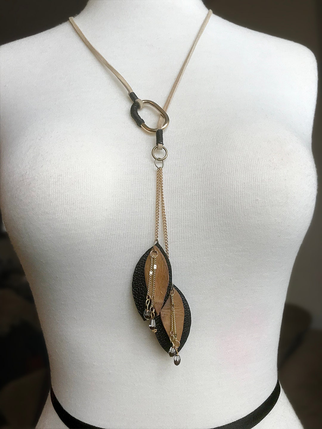 Collar de lariat de cuero y metal hecho a mano marrón negro - Etsy España
