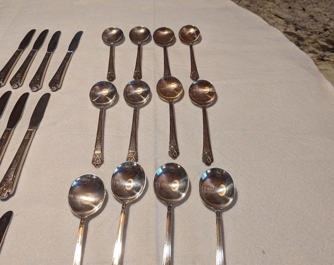60 Piece Set of Rogers Deluxe Silverplate "precious" Design 1940's ...