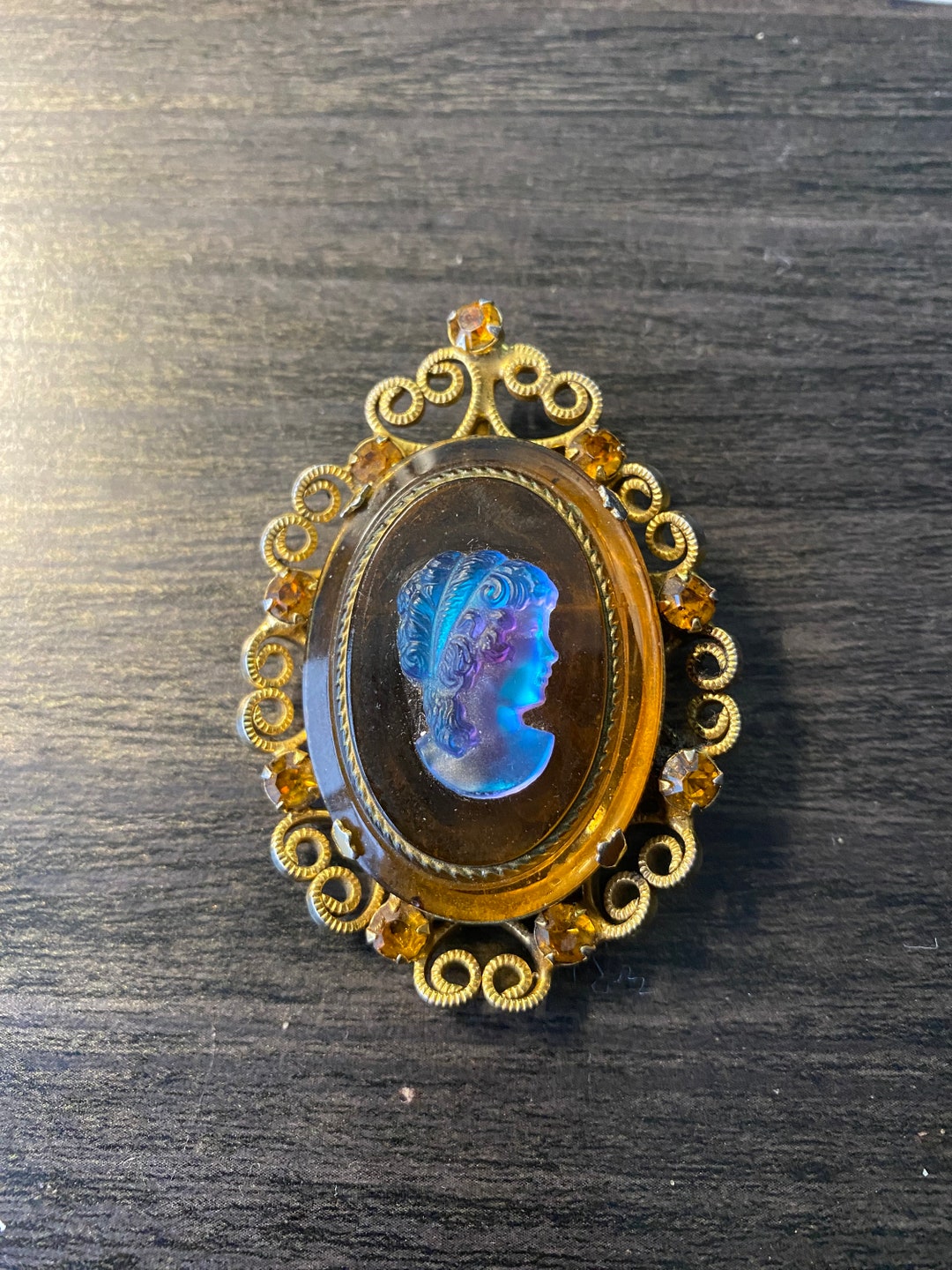 Vintage Celebrity New York Amber Glass Cameo Brooch/pendant. - Etsy