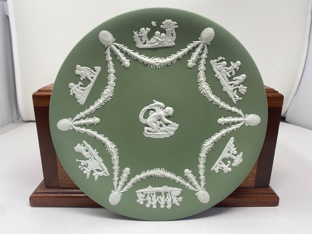 Vintage Wedgwood 9" Green Plate - Etsy