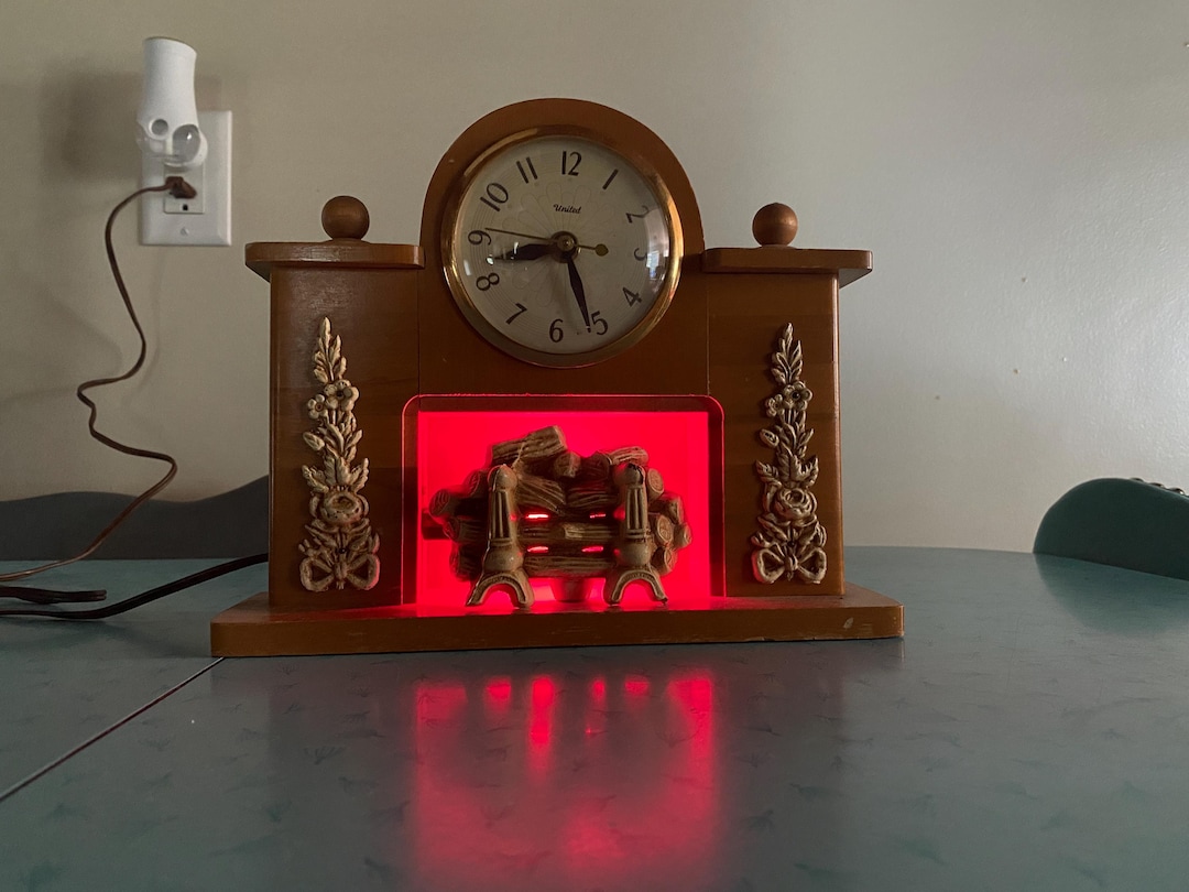 Working Vintage UNITED United Clock Corp. Electric Mantel Clock Glowing ...