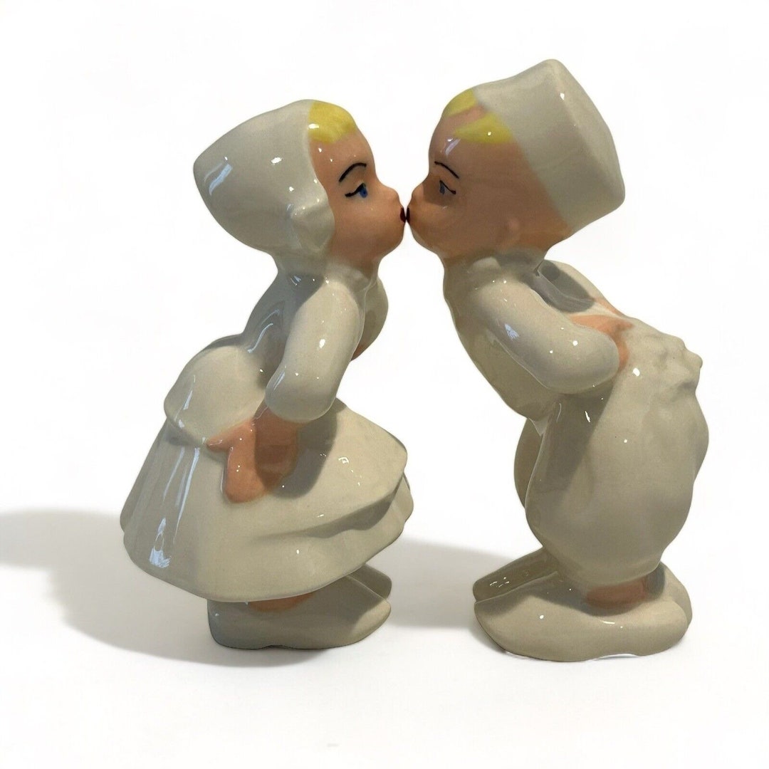 Vintage Dutch Boy Girl Kissing Figurines Ceramic Courting Love Holland Decor - Etsy