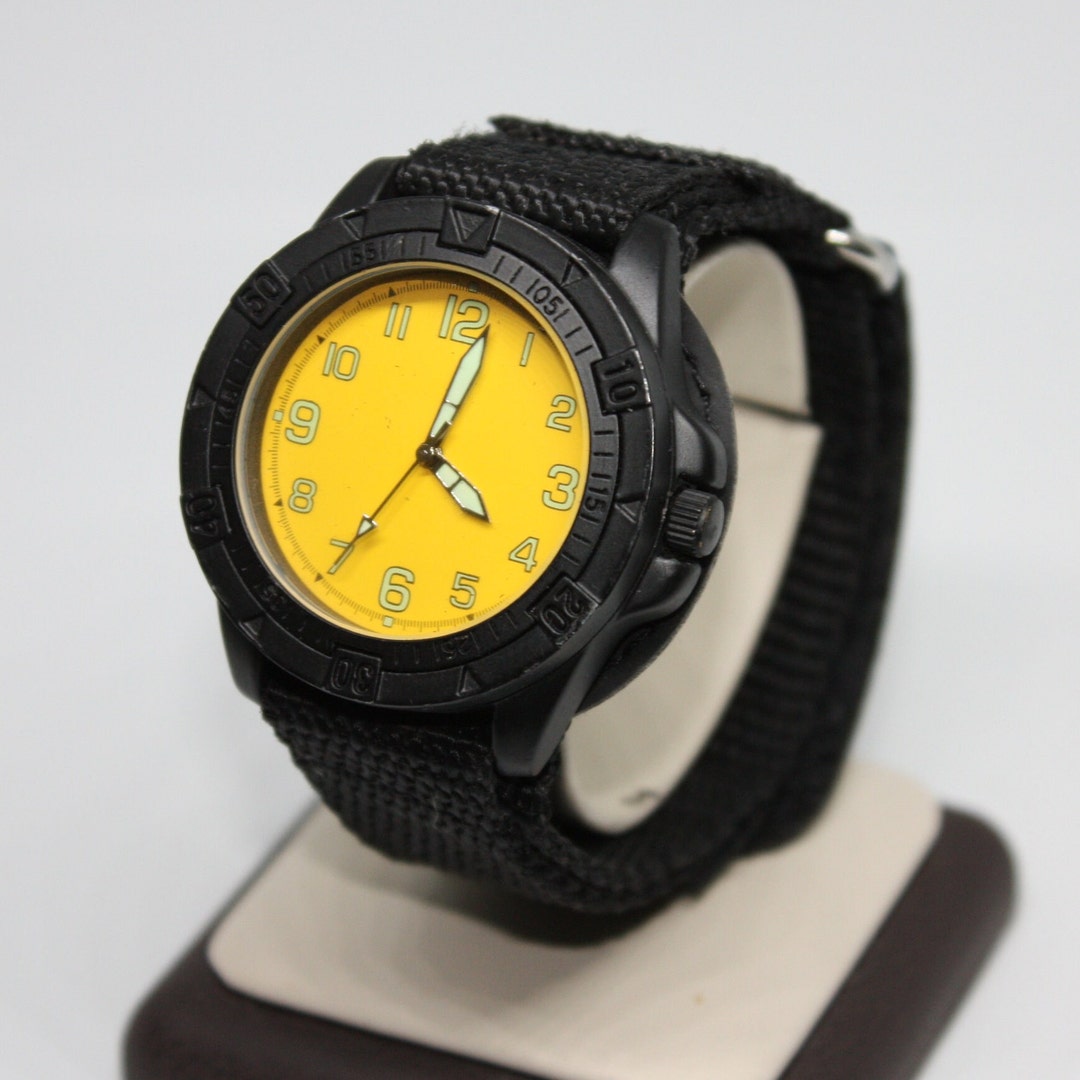 UNISEX WATCH Yelllow Dial Luminate Hands Quartz FMDPU - Etsy