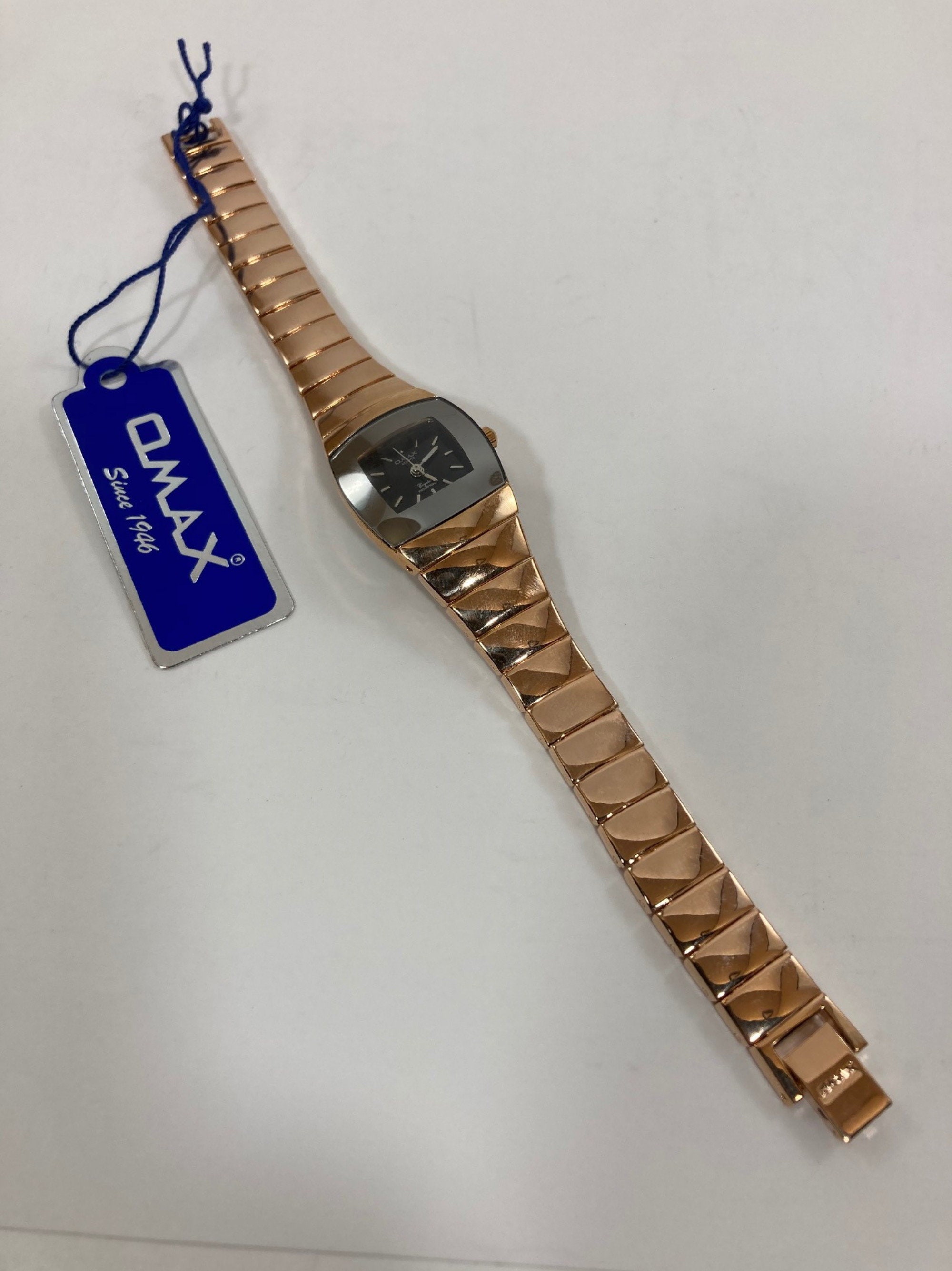 1980's Omax Quartz Vintage Waterproof Ladies Watch / Water 1980's Omax Quartz Vintage Waterproof Ladies Watch / Water