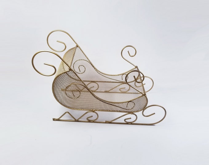 Vintage Santa's Gold Mesh Medium Sleigh-metal Sled Floral Arrangement ...