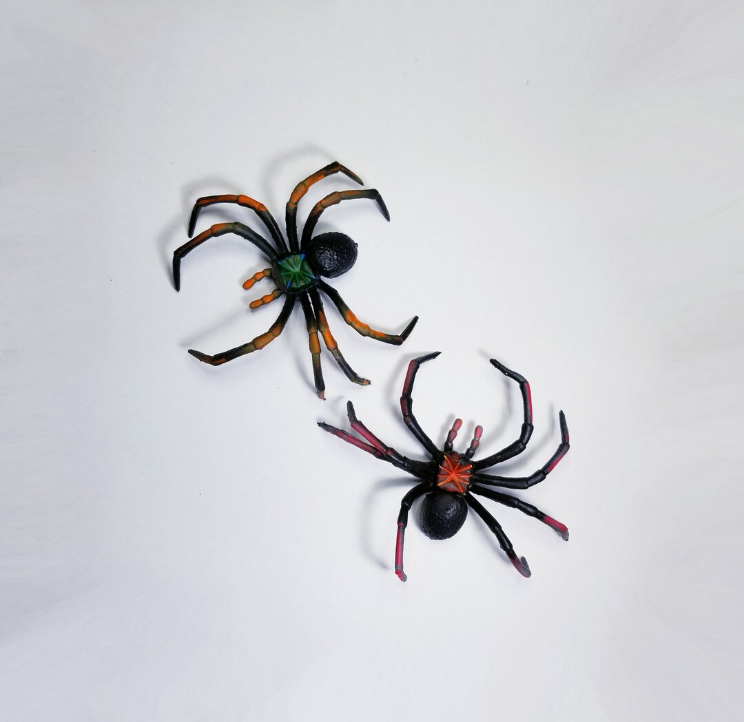 2 Large Colorful Rubber Spiders-halloween Decoration-spooky, Scary ...