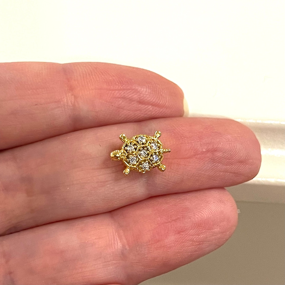 24Kt chapado en oro CZ Micro Pave Turtle Charm - Etsy España