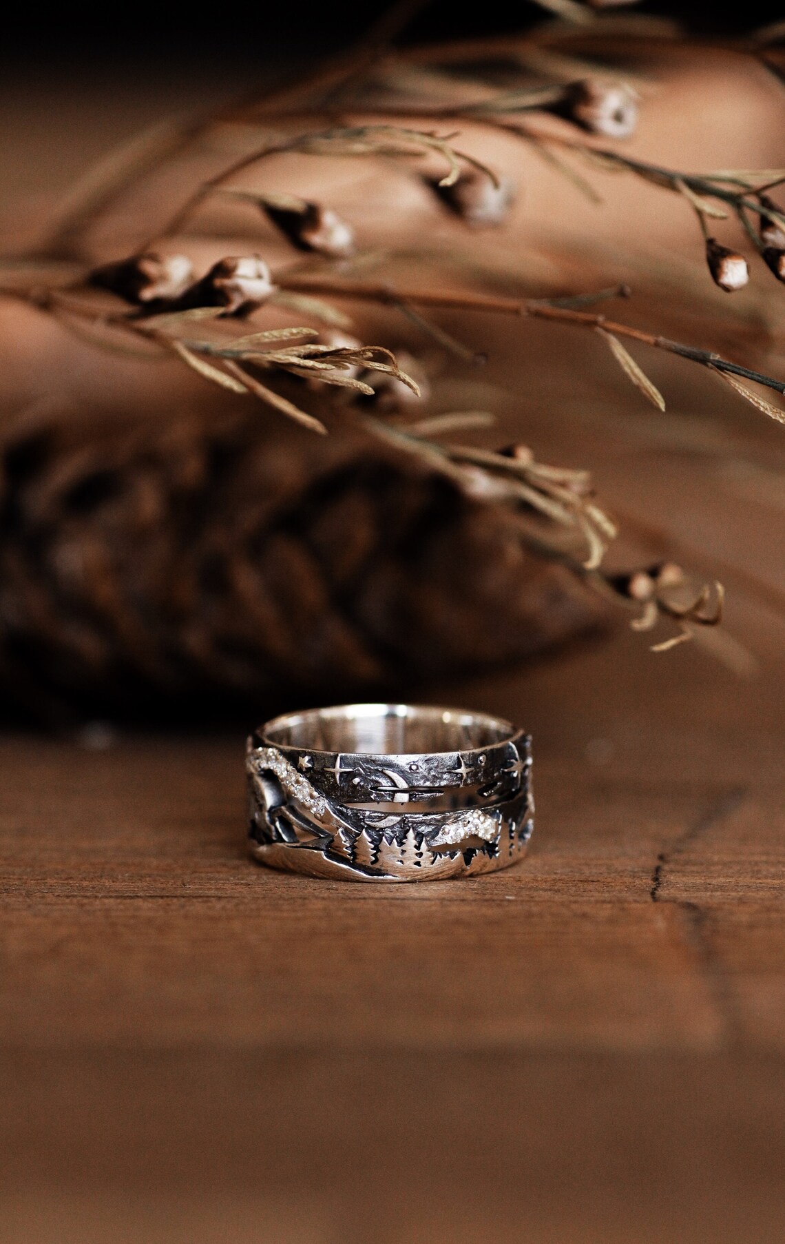 Wedding Rings With Bears in the Mountains Rings With a Bear | Etsy