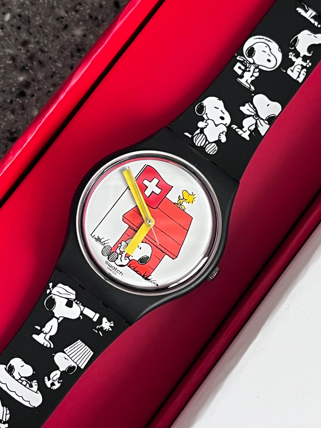 Snoopy Swatch Watch 34mm With Battery BRAND New Unworn in Box Running ...