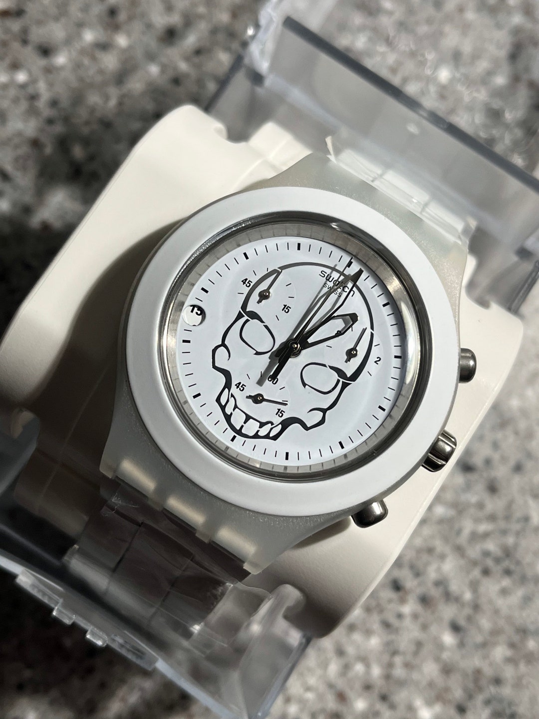 New Swatch Watch Estate Piece Running With Battery Full-blooded White ...
