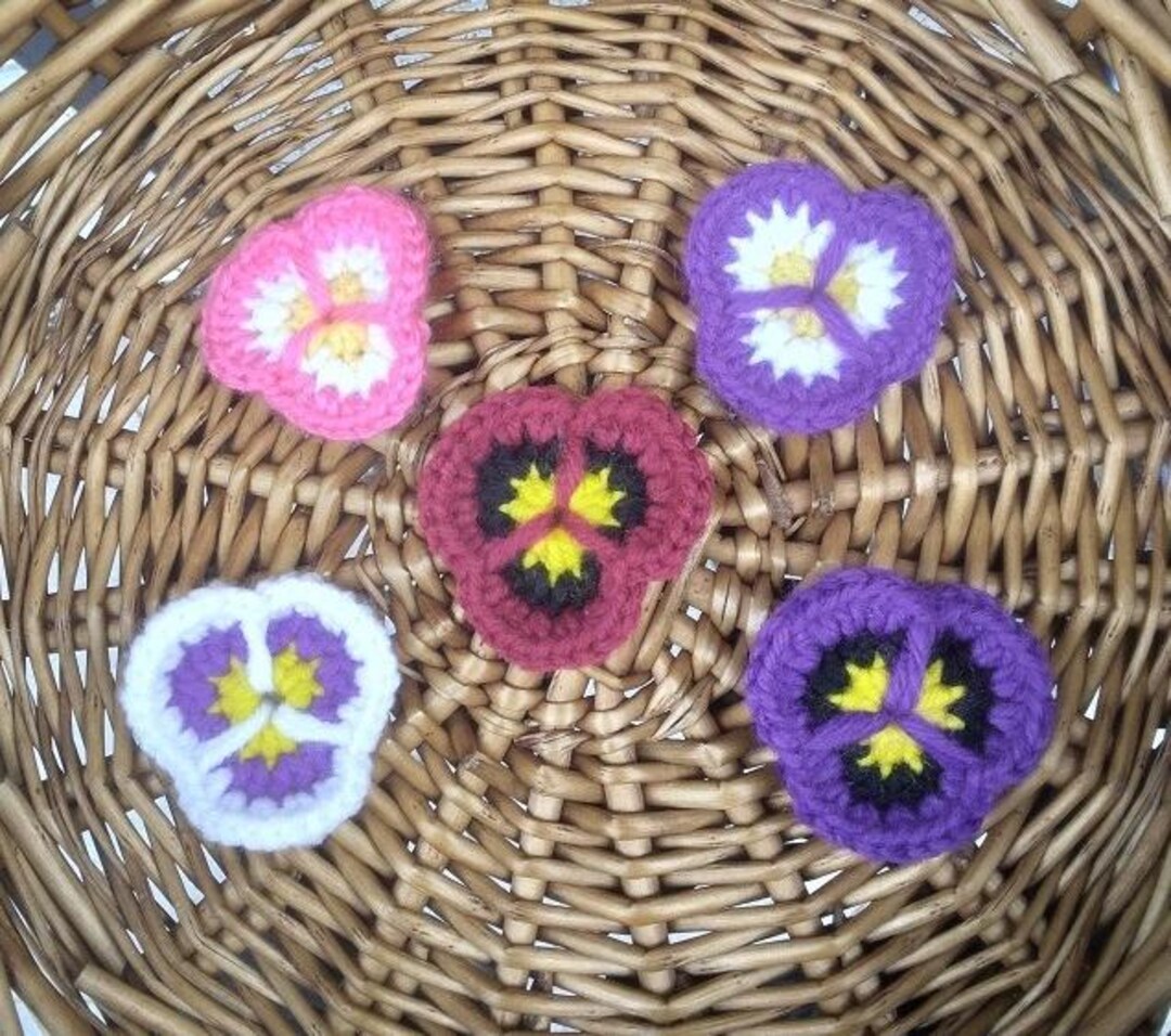Crochet Easy Pansy Pattern, Crochet Pansy Applique Pattern for ...