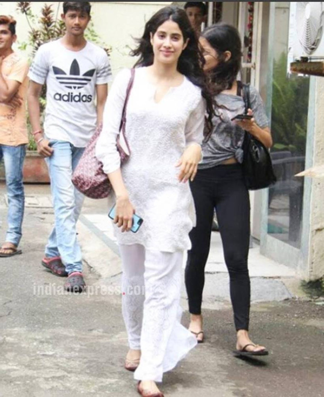 White Jahnvi Kapoor Fame Chikankari Kurti Short Hand Embroidery Jaal ...
