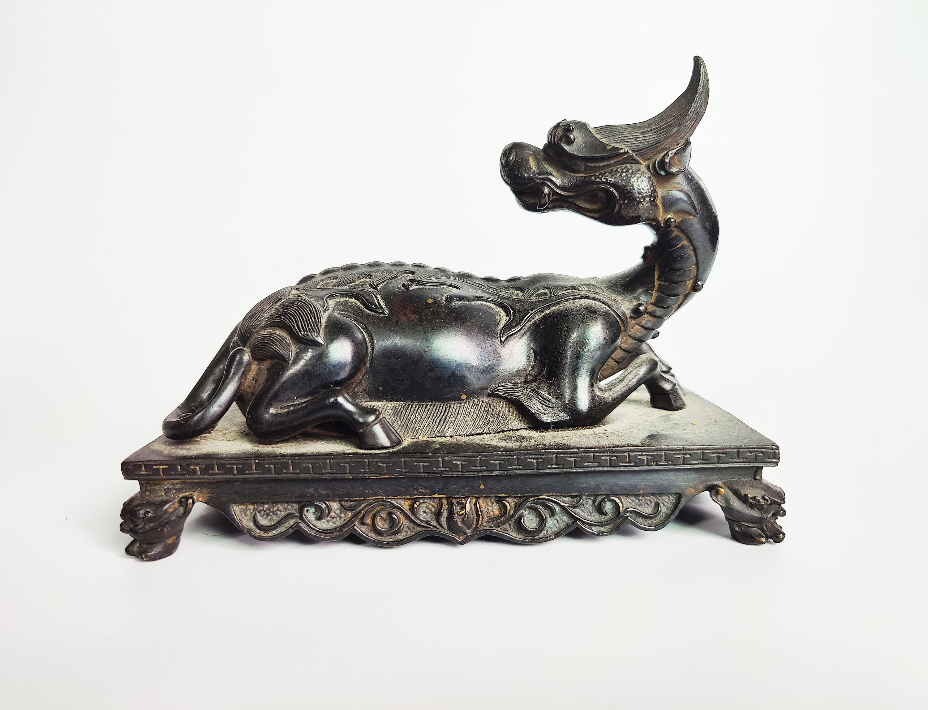 Antique Chinese Bronze Mythical Dragon Beast Figure With Six-character ...