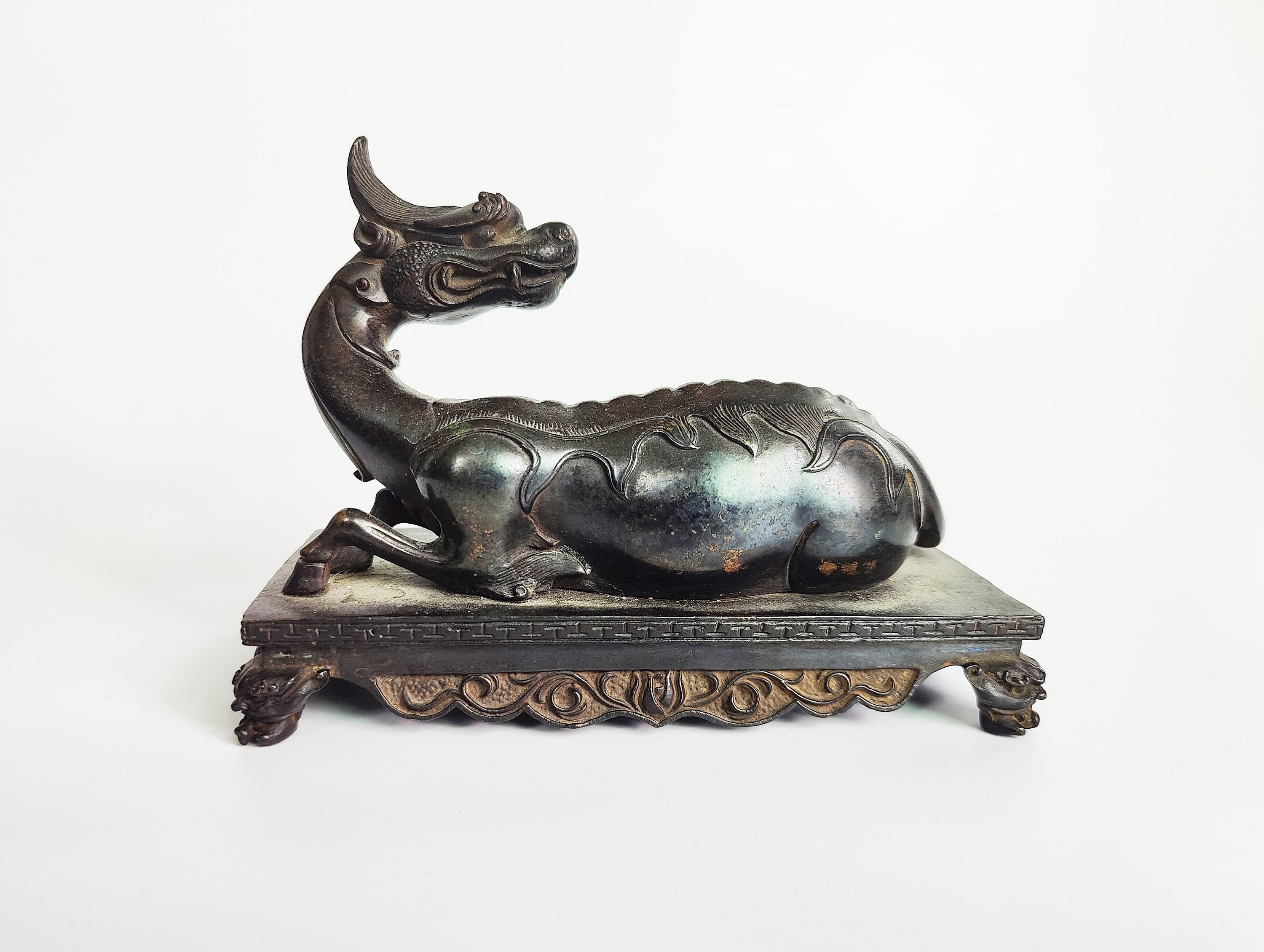 Antique Chinese Bronze Mythical Dragon Beast Figure With Six-character ...