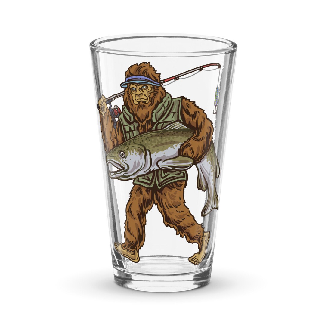 Bigfoot King Salmon Fishing Pint Shaker Glass-unique Sasquatch Angler ...