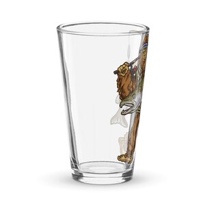 Bigfoot King Salmon Fishing Pint Shaker Glass-unique Sasquatch Angler ...