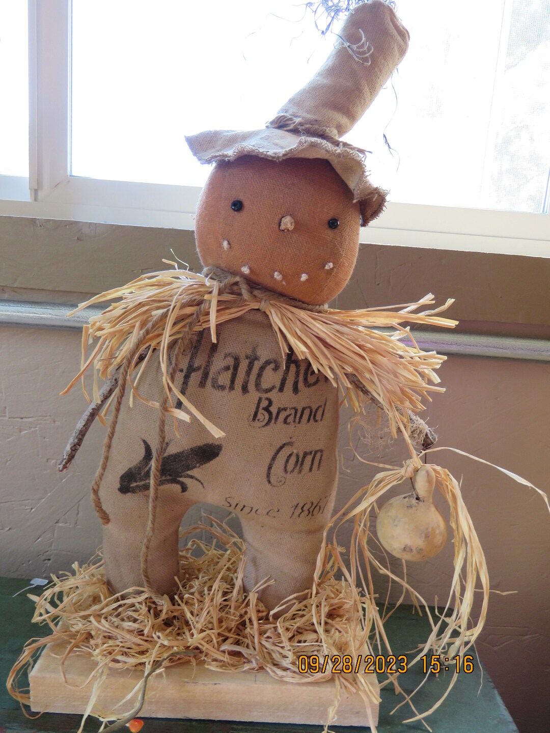 Primitive Scarecrow Holding Gourd - Etsy