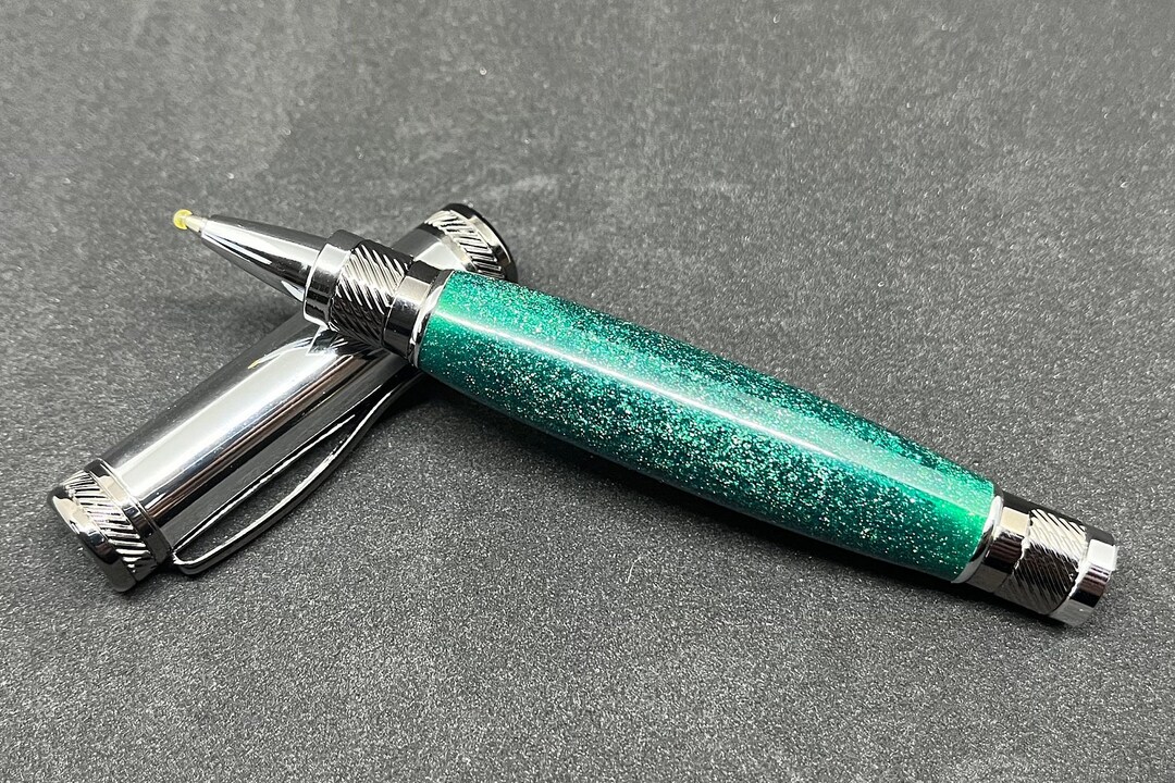 Emerald Diamondcast Green Real Diamond Dust Magnetic Cap Ballpoint Pen ...