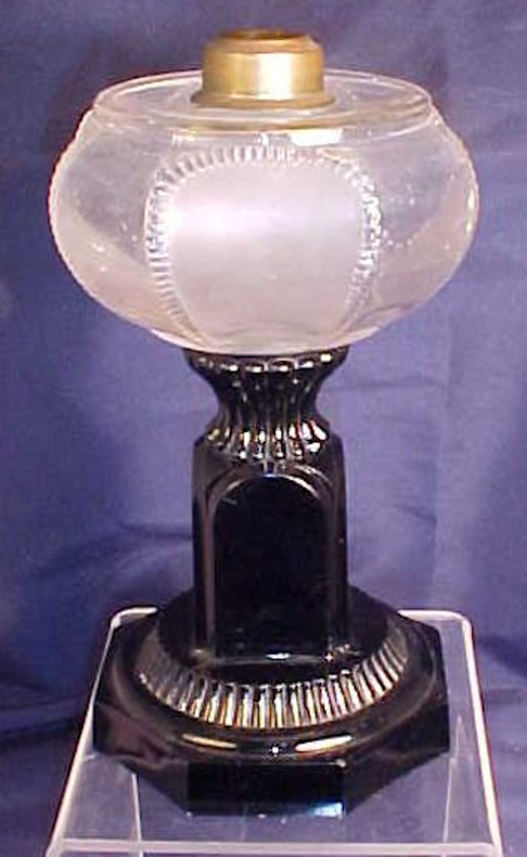 Findlay Glass Frosted Font Crown Pattern Kerosene Lamp Black Base #1 ...