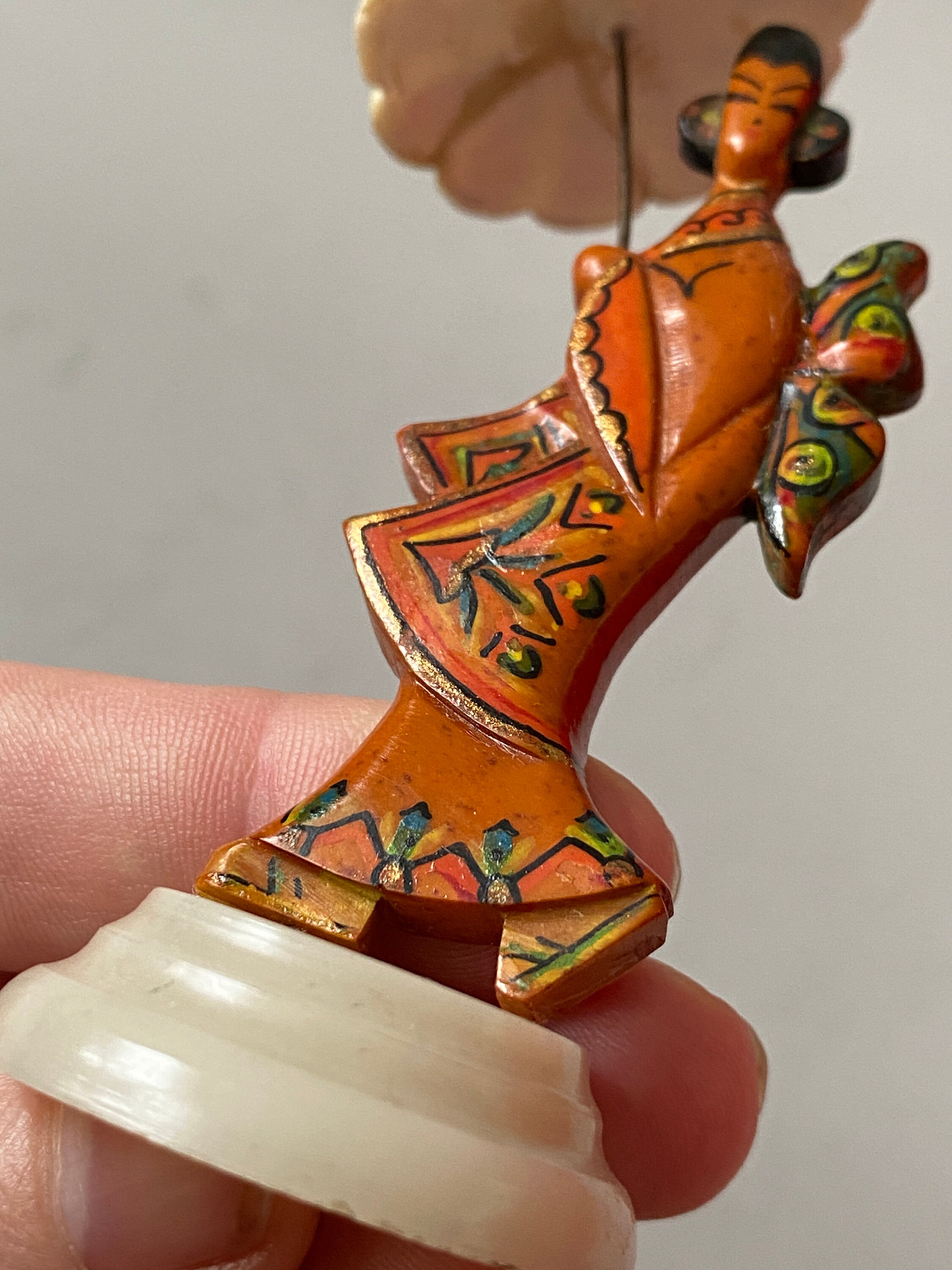 1930s Art Deco Bakelite Geisha, Japanese Woman Kimono Umbrella Figurine ...