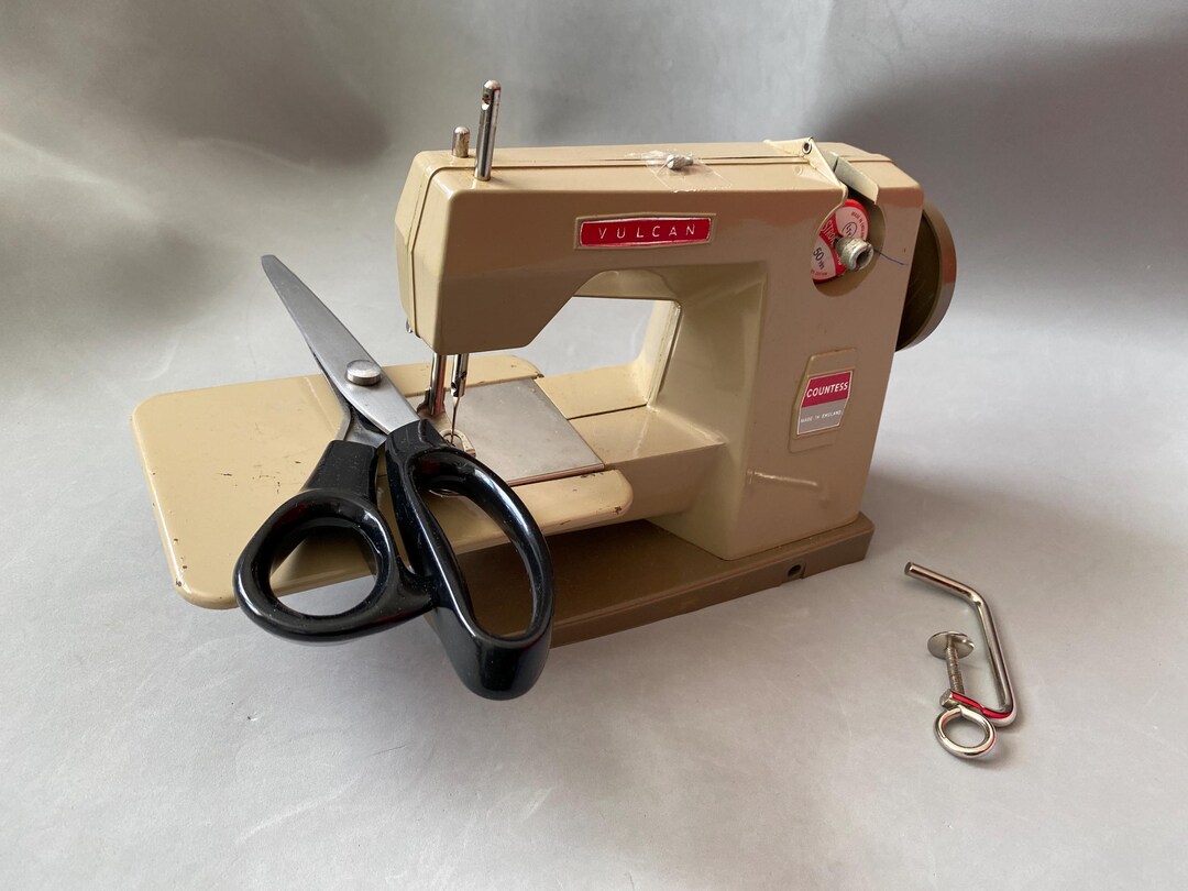 Vintage Countess Vulcan Toy Manual Mini Sewing Machine: 1960s England ...