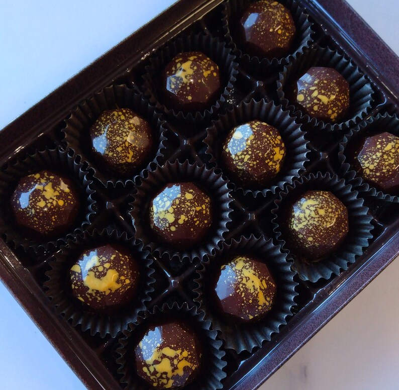 Dark Chocolate Salted Caramel Gift Box, Gooey Vanilla Caramel, Hostess ...