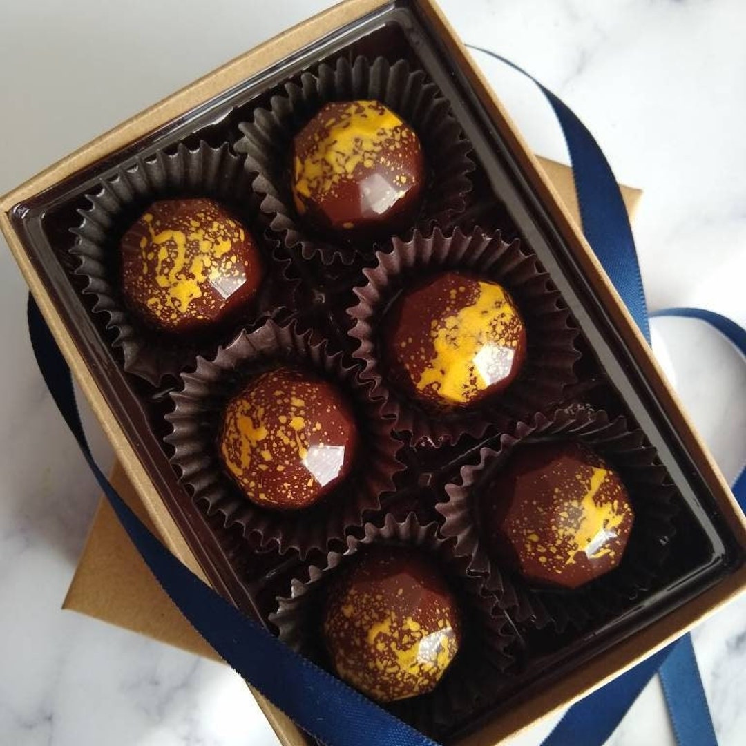 Dark Chocolate Sea Salt Caramel Bon Bons, 6 Piece Truffle Box- Gooey ...