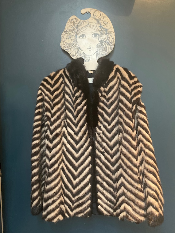 Stunning Vintage Fur Coat with Cream and Black Chevro… - Gem