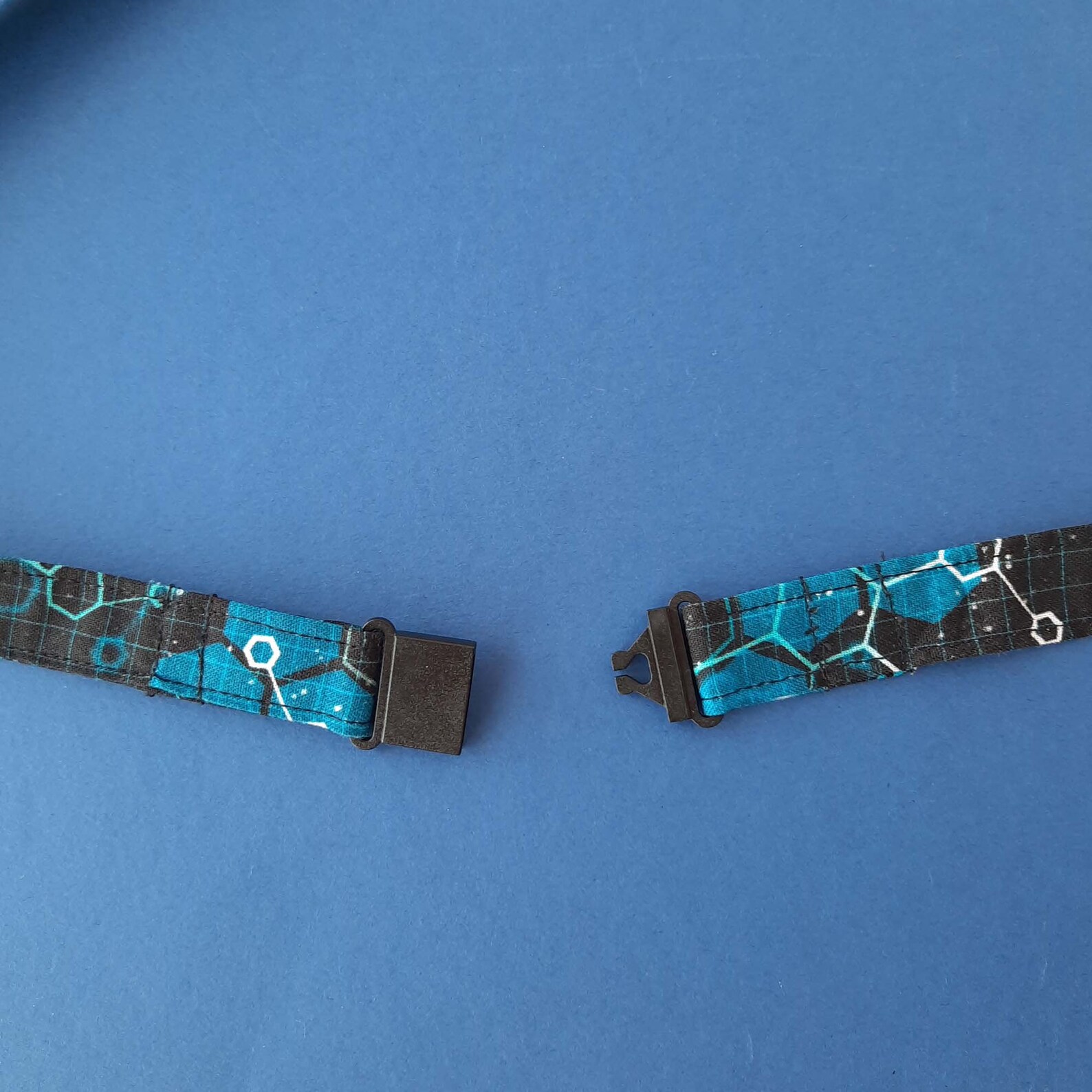 Pen Lanyard Sewing Pattern: PDF Download for Glasses Holder - Etsy