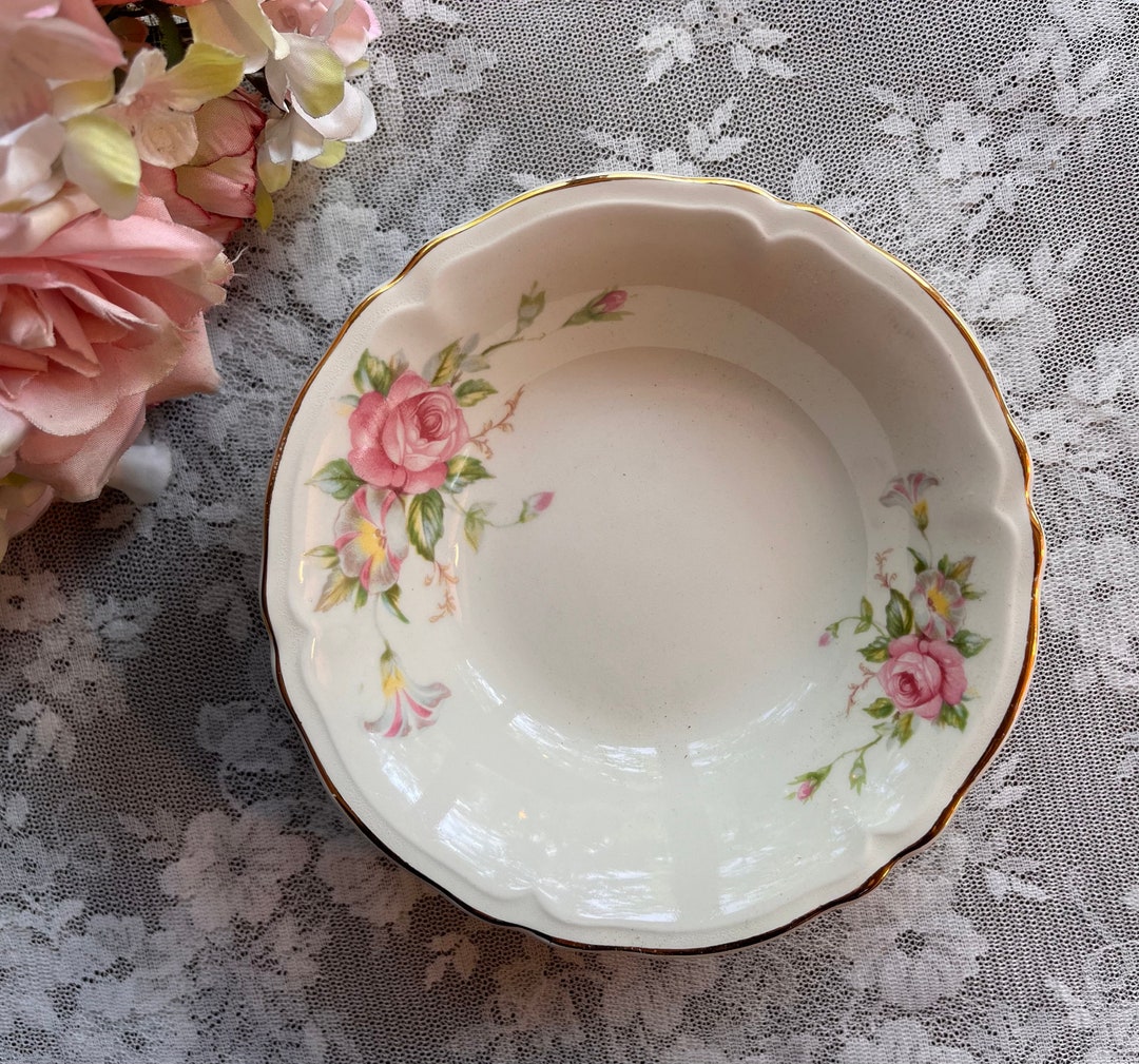 Pretty Set of (4) Vintage Floral Bowls - Etsy
