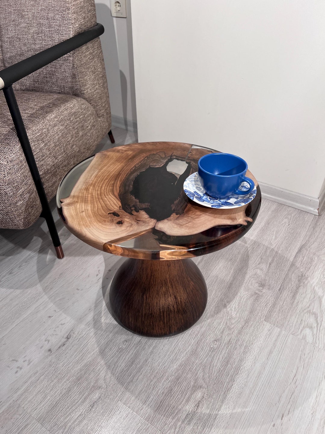 Round Clear Epoxy Resin Coffee Table | Handmade Furniture | Live Edge ...