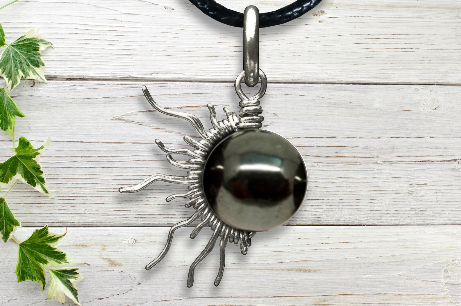 Hematite Sunburst Eclipse 2024 Wire Pendant Silver/steel/copper/bronze ...