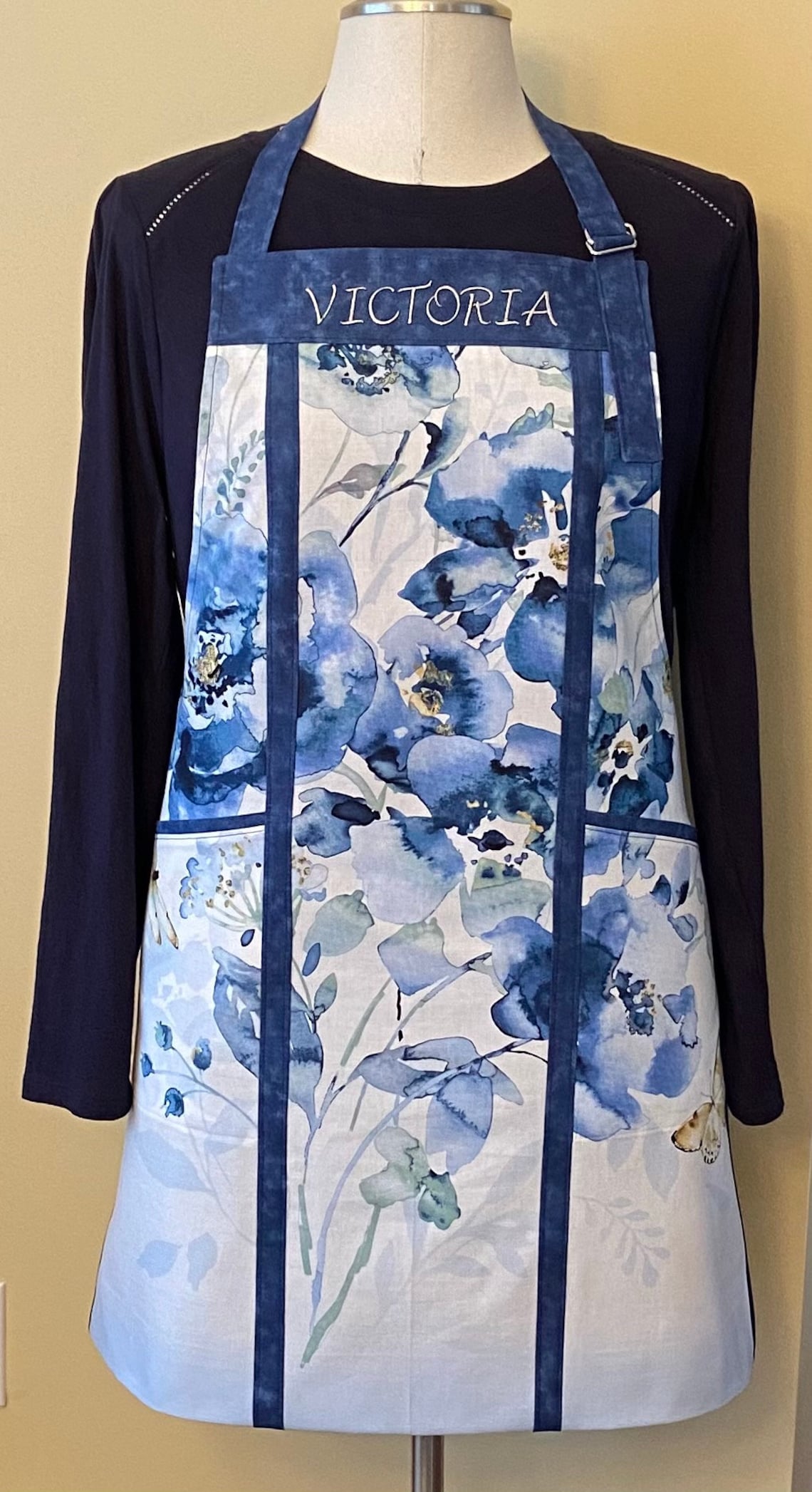 Pattern for a Playing With Panels Apron by J. Minnis Designs. JMD203 ...