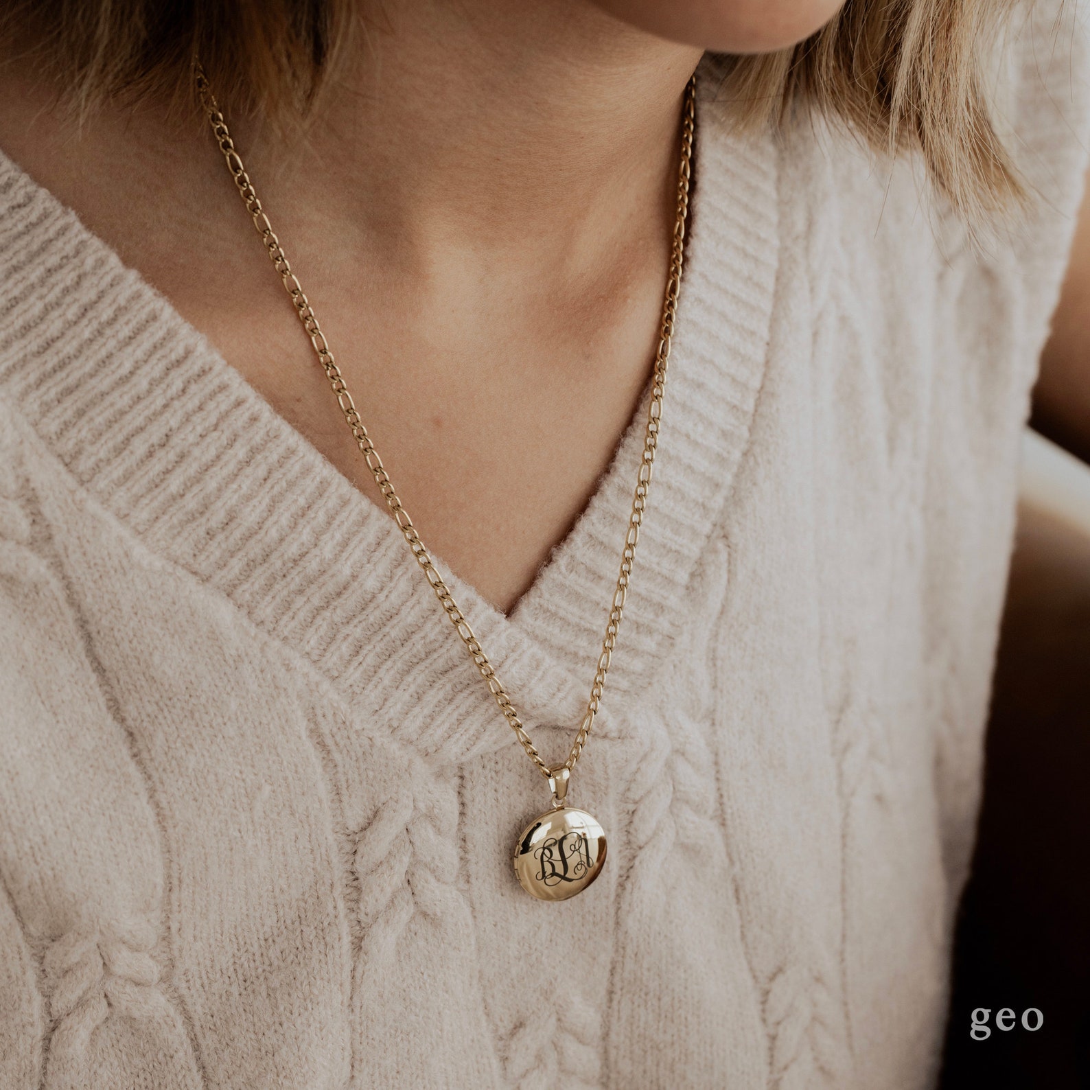 Personalized Engraved Photo Locket Necklace Gold Monogram - Etsy