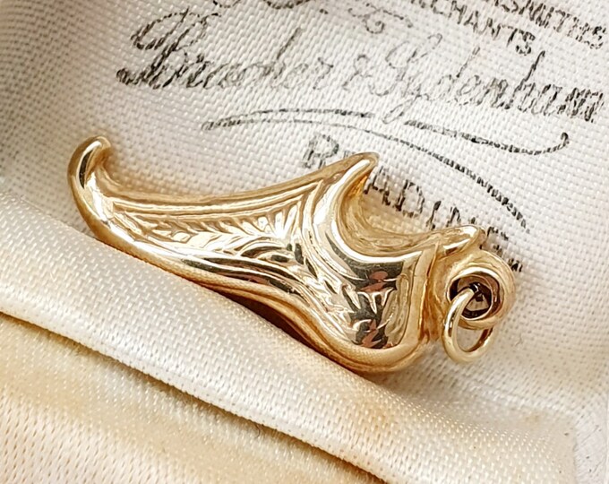 Vintage 9ct Gold Pixie Shoe Pendant / Charm. Vintage Jewellery ...