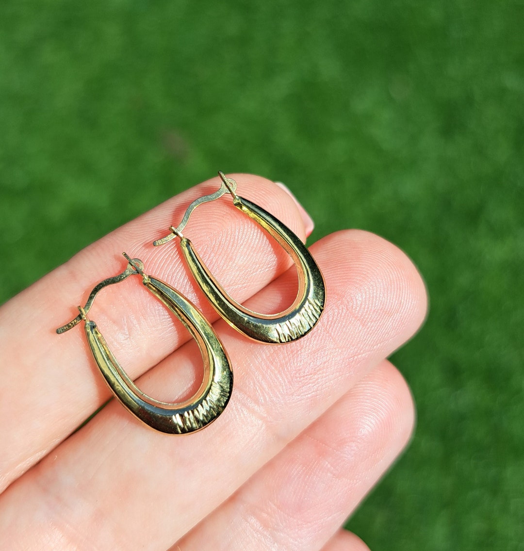 Vintage 9ct Gold Oval Hoop Earrings. Hallmarked 9ct Gold. Vintage Jewelry / Jewellery. Retro ...
