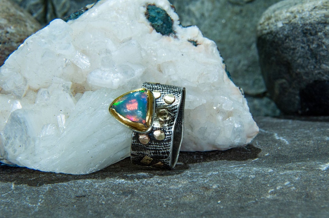 Opal Ring in 935 Silver With Gold Pads - Etsy
