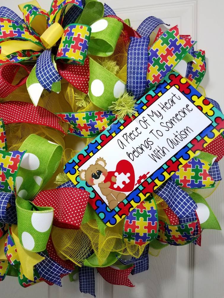 Corona de concienciación sobre autismo, corazón pertenece a alguien con ...