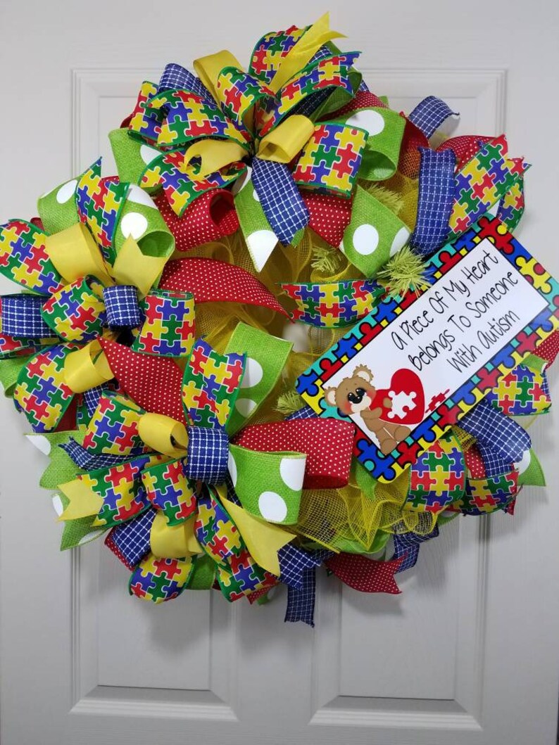 Corona de concienciación sobre autismo, corazón pertenece a alguien con ...