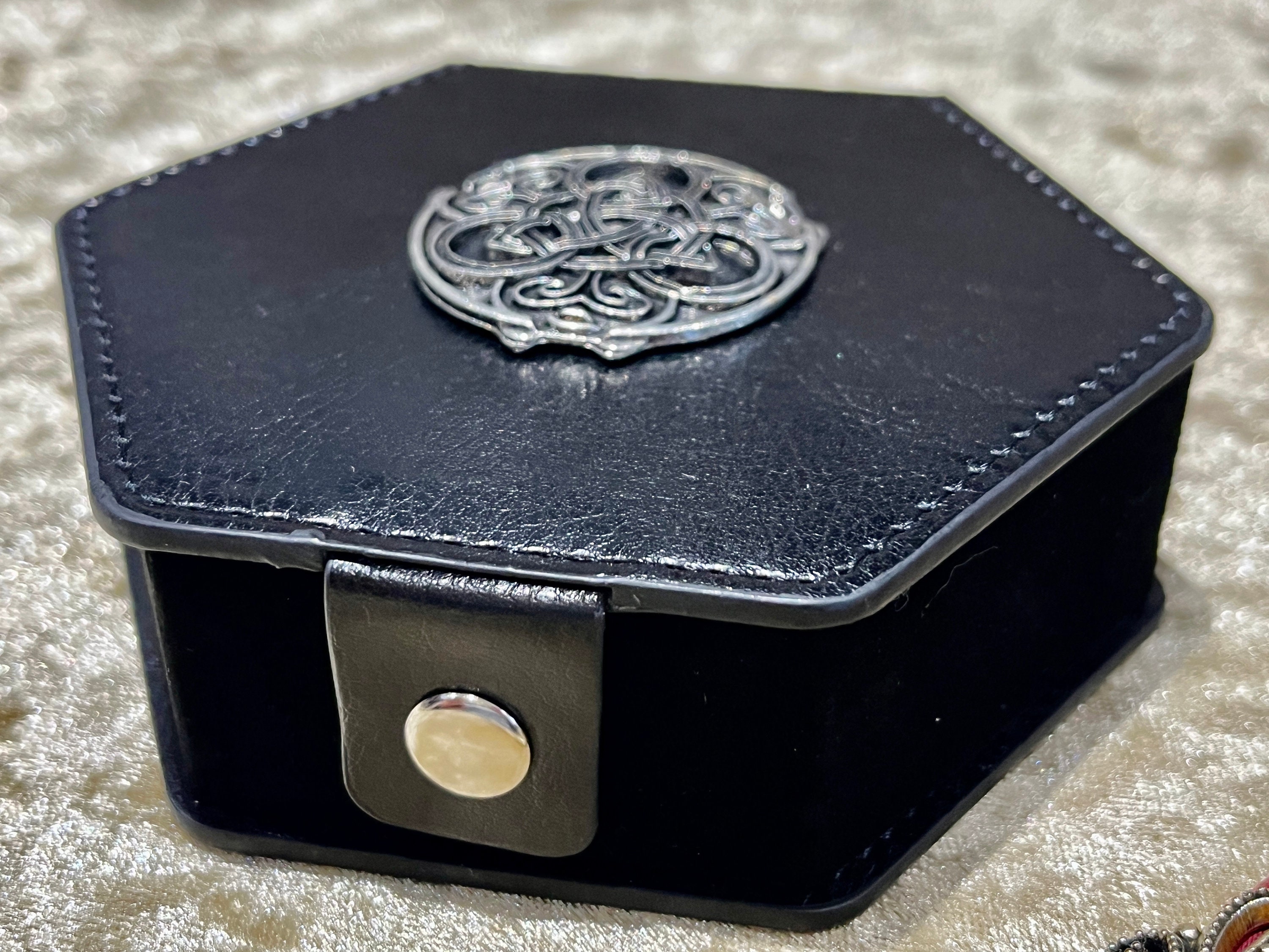 Dice Box Vault for Dungeons and Dragons, Pathfinder, Dnd Dice ...