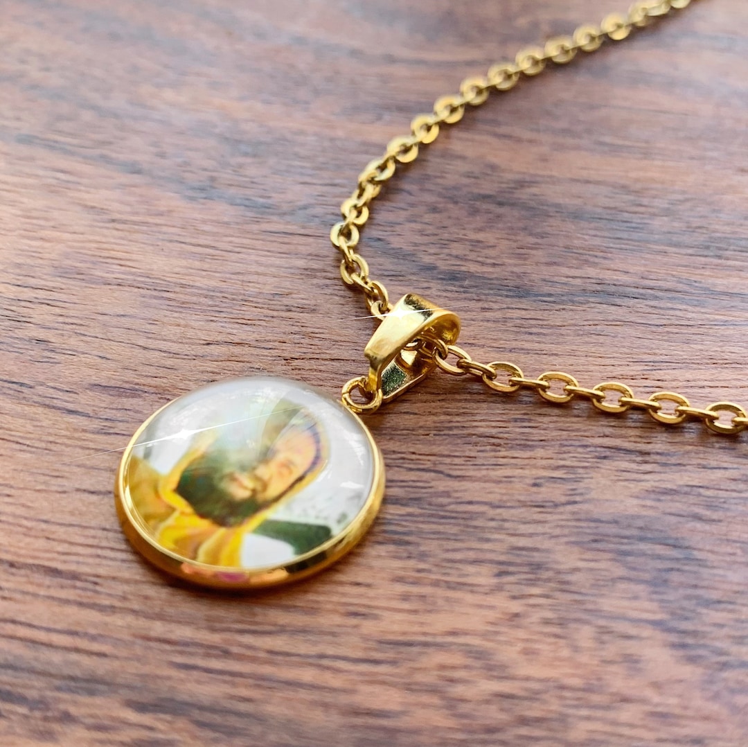 PRETTY LIGHTS Pl DVS Jesus Derek Small Necklace Pendant | Gift for Men ...